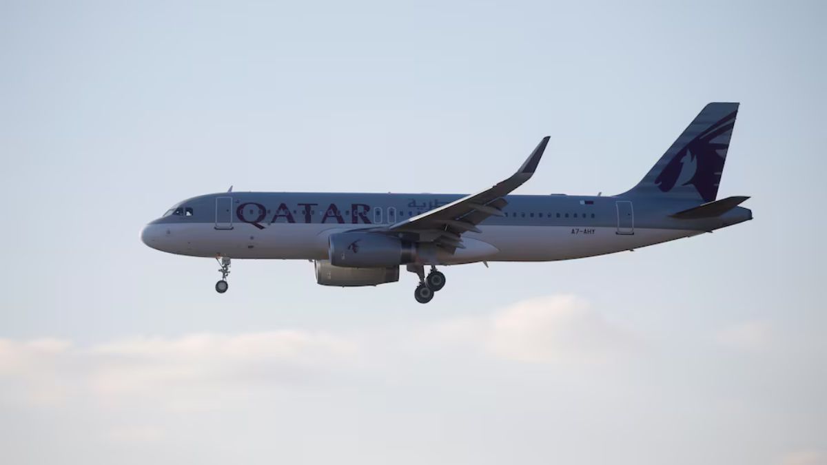 Qatar Airways Defends Crew For Leaving Couple Next To Dead Body On 15 ...