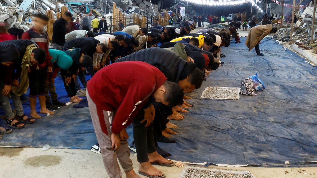 Heartbreaking Photos: Palestinians Celebrate Ramadan Amidst Rubble Of Gaza