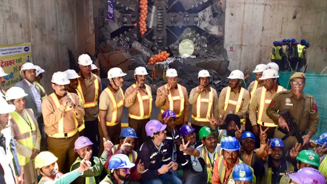 Delhi Metro's Golden Line Tunnel Breakthrough Brings It Closer To ...