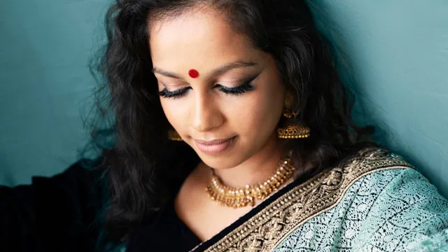 Bindi Placement On Forehead Decides How You Look; Decode Where To Put ...
