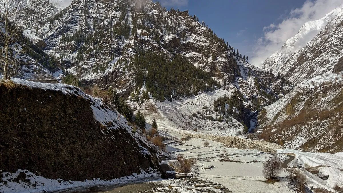 Himachal Weather Alert: Heavy Rain To Hit Kangra, Kullu And Mandi; Snowfall Expected On Friday ...