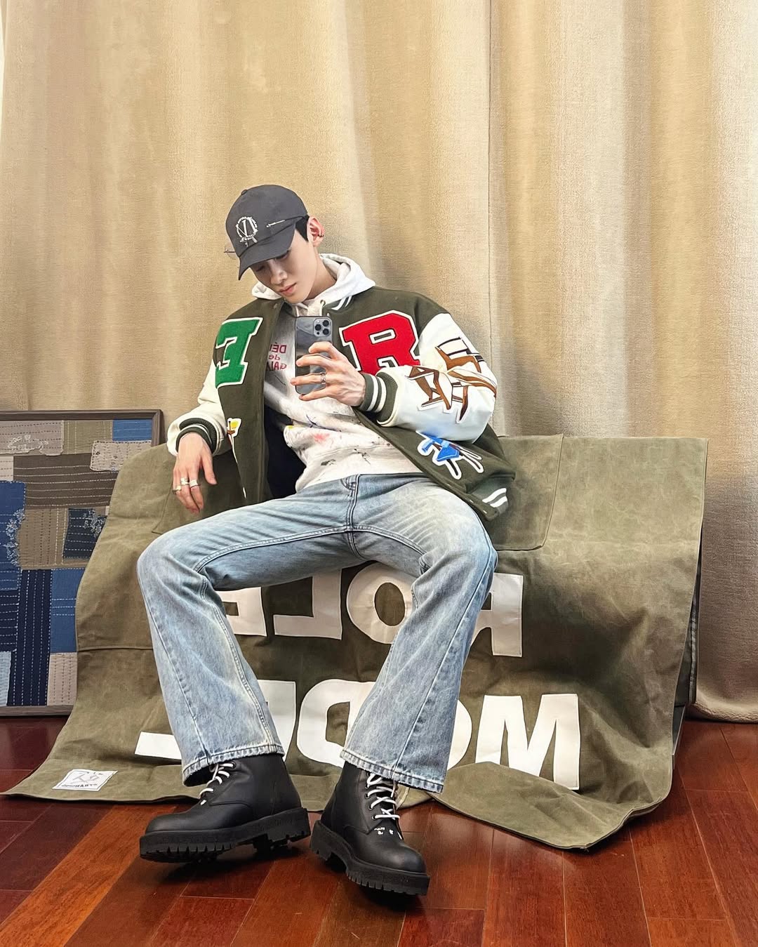 10 Stylish Poses Of The First Frost Actor Bai Jingting That Every Guy ...