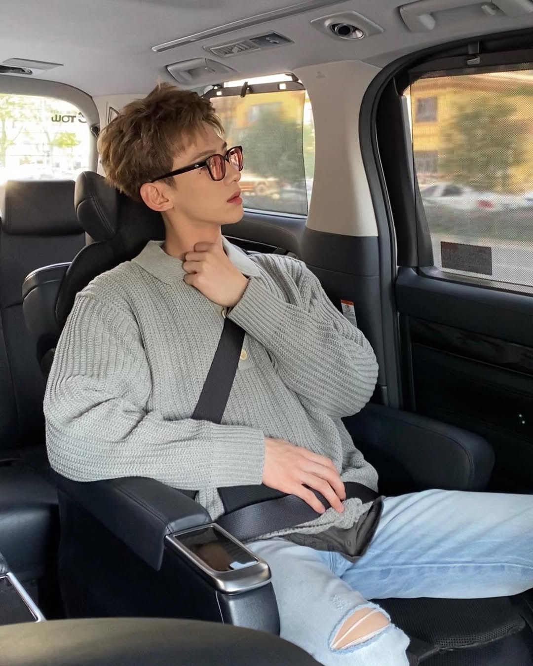 10 Stylish Poses Of The First Frost Actor Bai Jingting That Every Guy ...