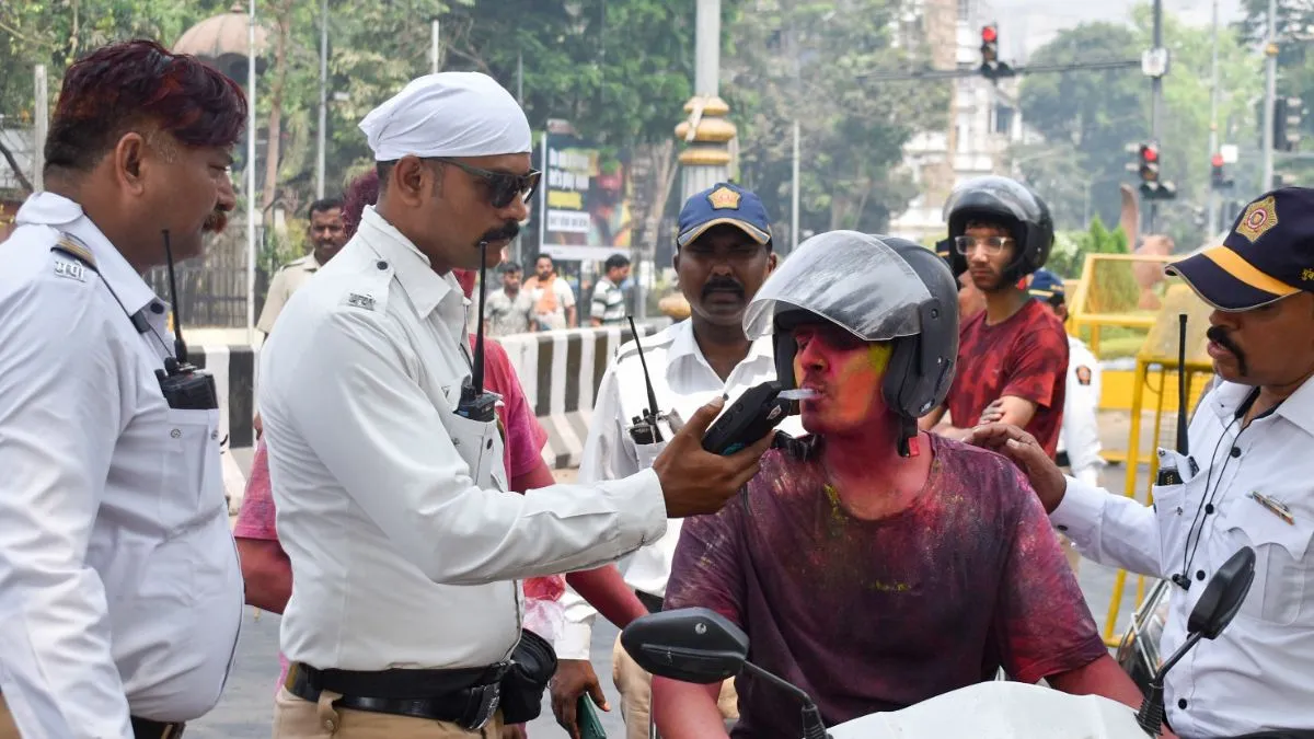 Mumbai Police Issues 17,495 Challans On Holi, Collects Rs 1.79 Cr In ...