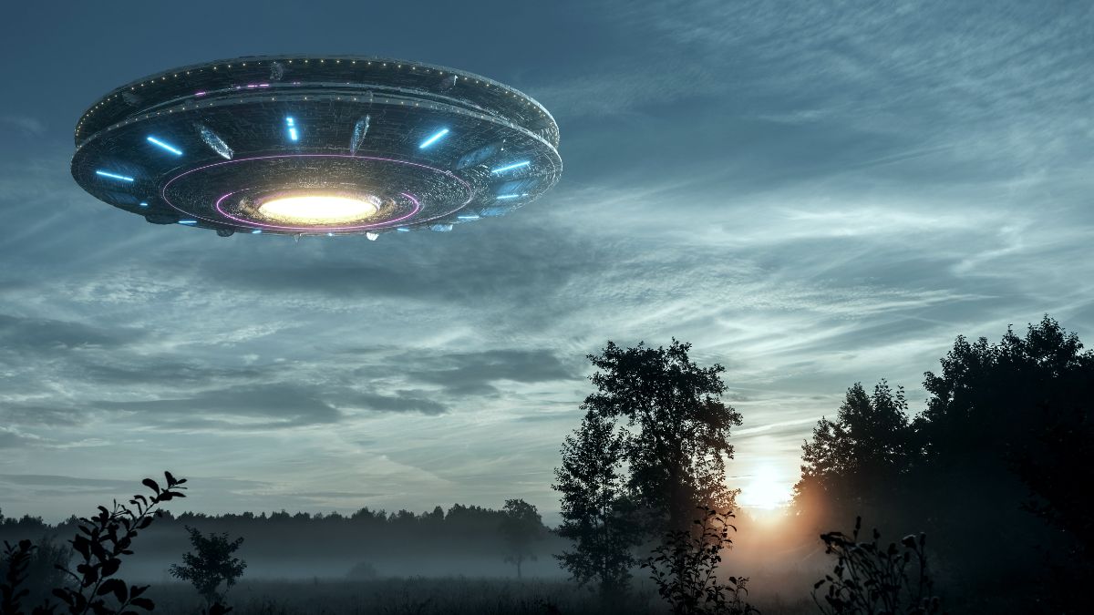 Are Aliens Sending Signals? Scientists Decode Mysterious Radio Waves ...