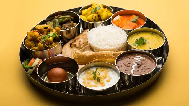 5 Reasons Why Indian Thali Is A Healthy Choice For Digestion, Weight ...