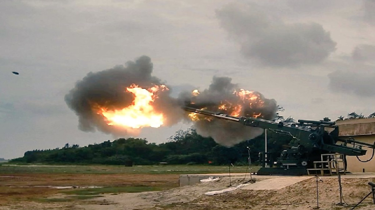 Indian Army To Get Indigenous Artillery Guns With 40 KM Fire Range ...
