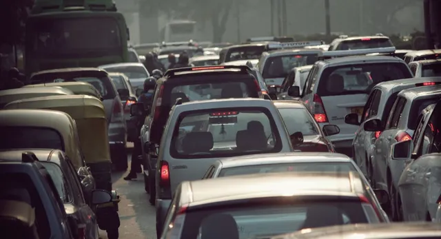 Agra Traffic Update: Metro Construction Causes Major Jams On MG Road ...