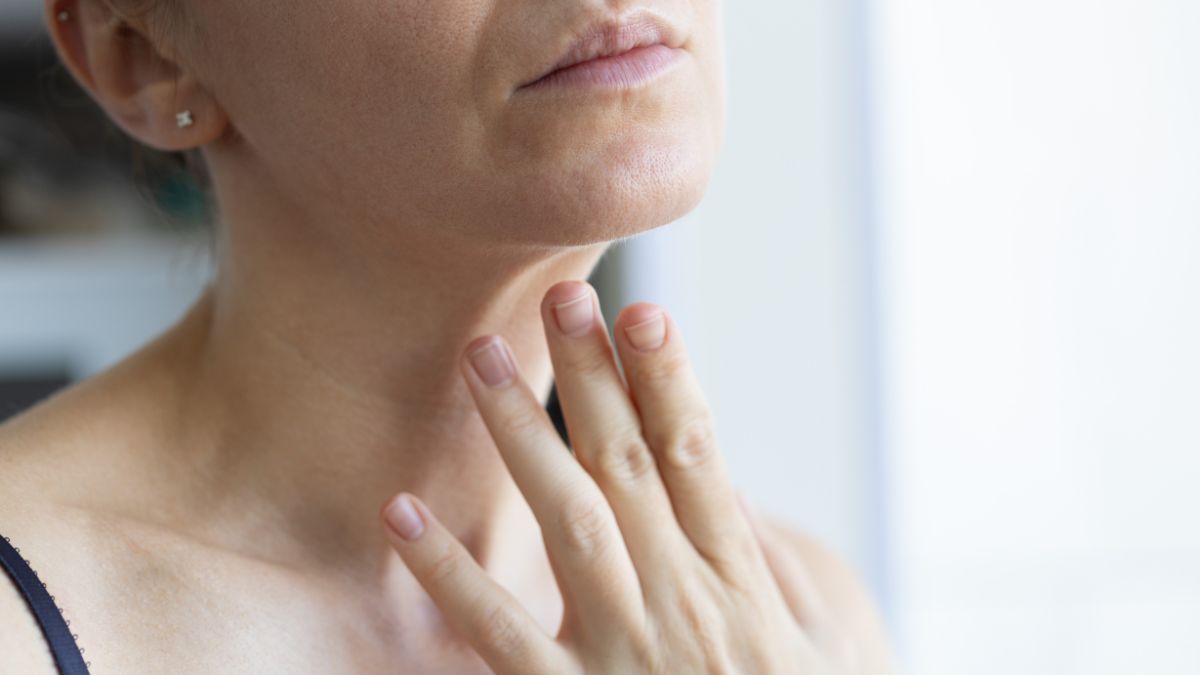 How To Prevent Neckline Wrinkles? 4 Tips To Follow Before You Enter ...