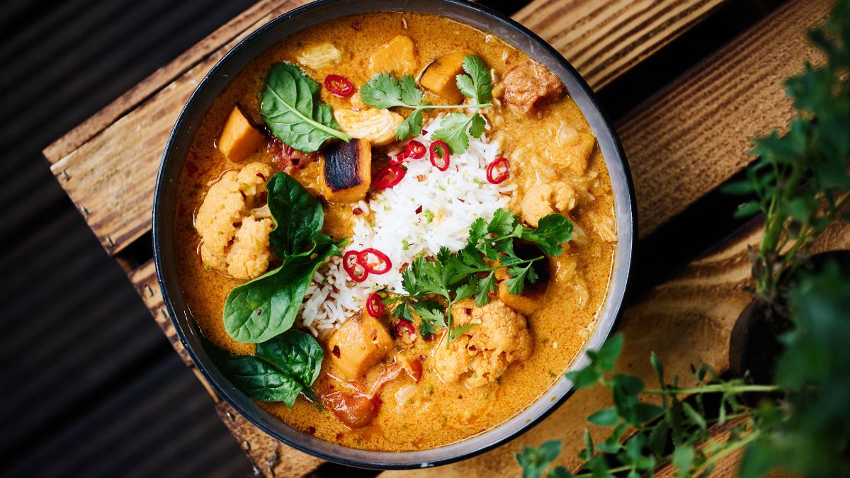 5 Simple Ingredients To Add To Your Curries To Make Them Flavourful