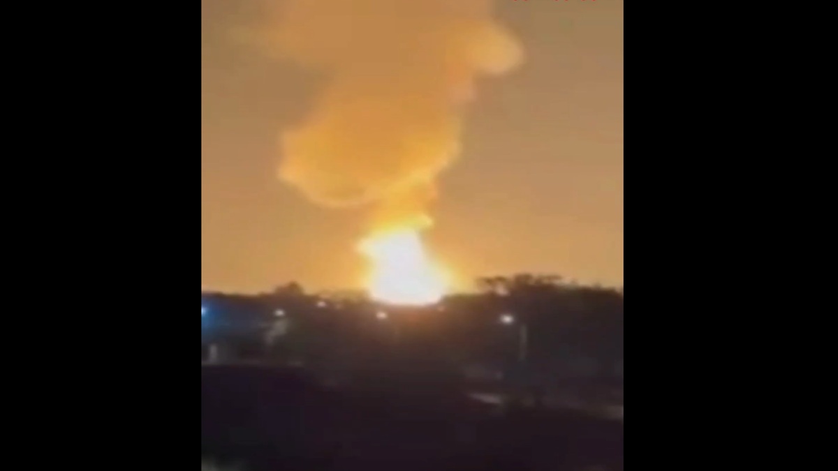 Fire breaks out at warehouse in Naqueri-Betul South Goa | Video