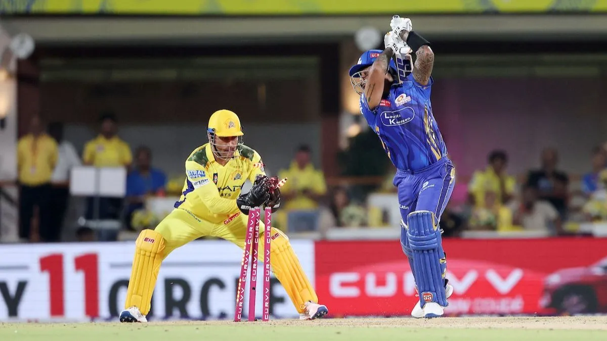 IPL 2025: 43-Year-Old Vintage Dhoni Showcases Lightning-Fast Stumping Skills, Stuns Suryakumar ...