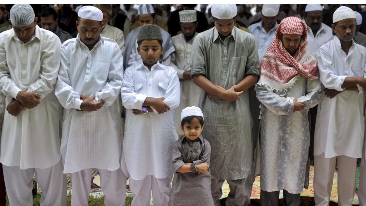 Eid-Ul-Fitr 2025 Moon Sighting Timing Live Updates: Crescent Moon ...