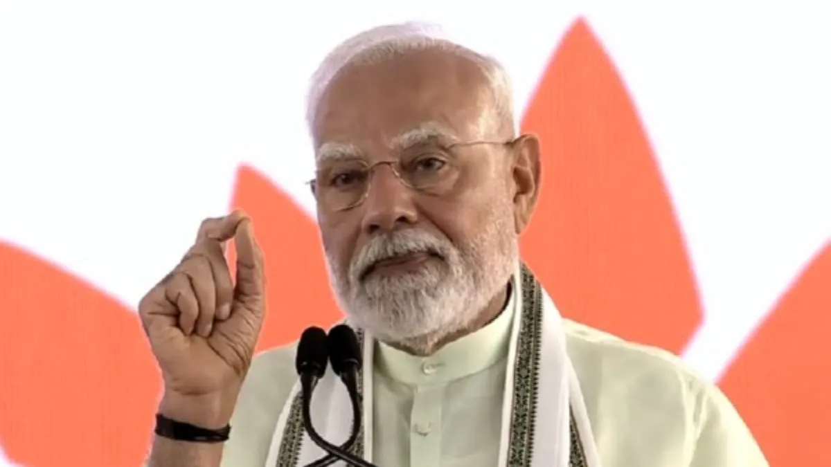 'They Work Selflessly': PM Modi Lauds Swayamsevaks During Historic ...