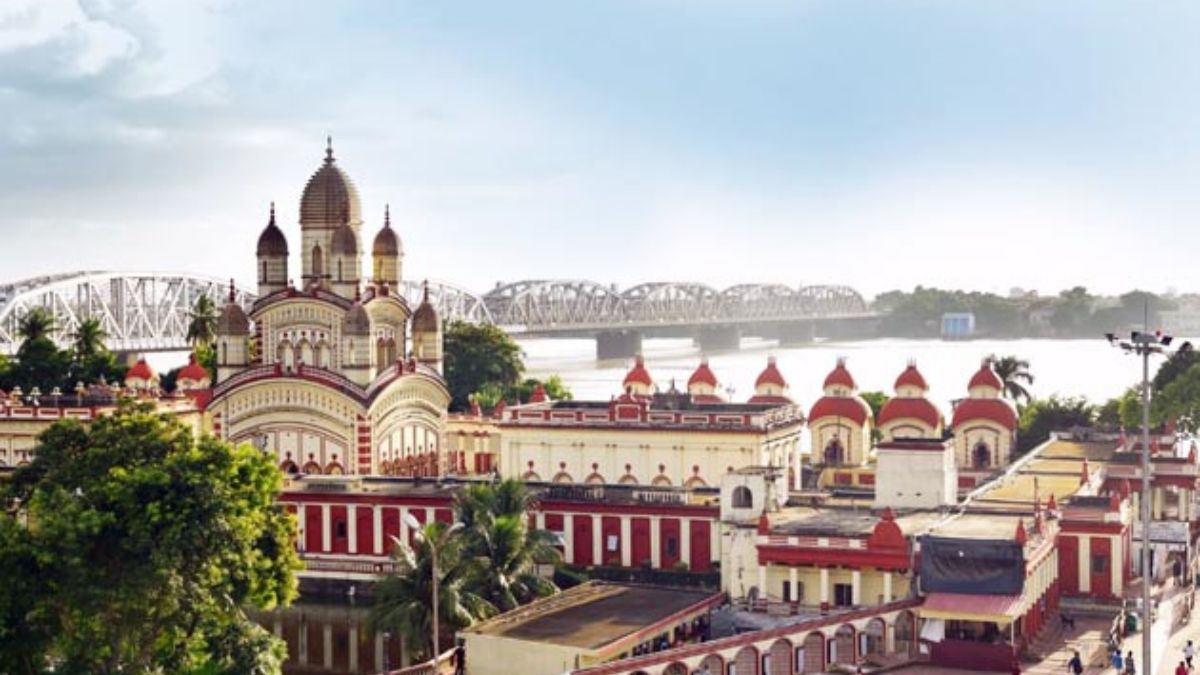 Top 10 Most Famous Maa Durga Temples In India: Vaishno Devi, Kamakhya ...