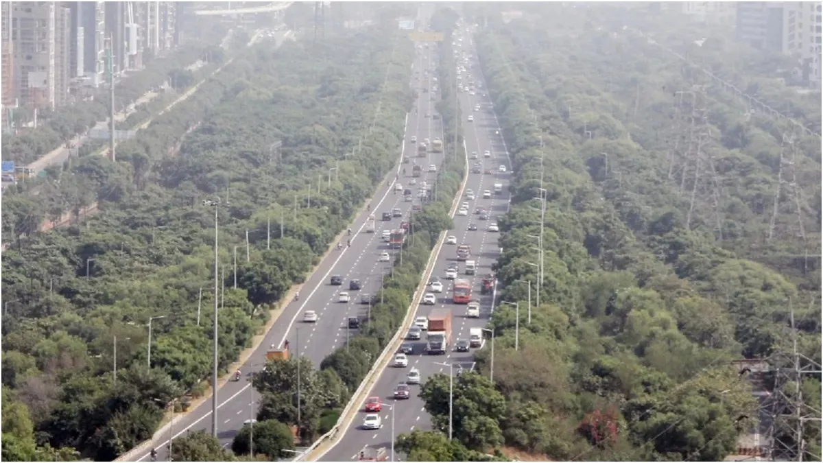 Noida Plans New Expressway To Greater Noida To Ease Traffic Congestion ...