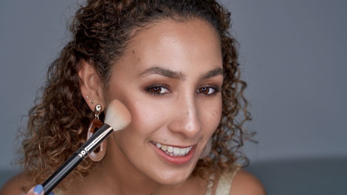 How To Choose The Perfect Blush Shade Based On Your Skin Tone? Amazing ...