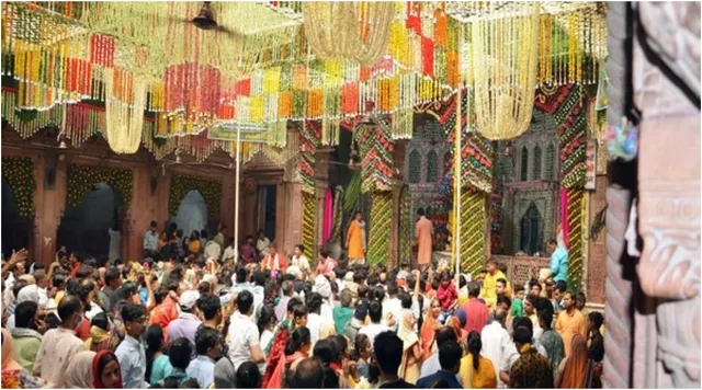 Banke Bihari Temple: Phool Bangla Festival At Vrindavan's Famous Temple ...