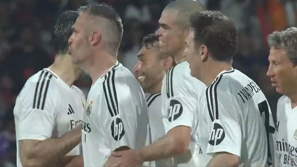 Real Madrid Legends Beat Barcelona Legends 2-0 In Historic El Clasico ...
