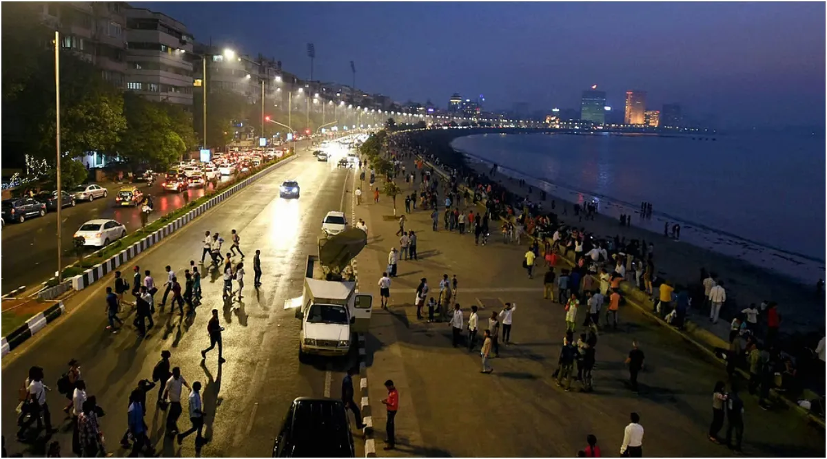 Mumbai's Iconic Marine Drive To Be Widened To 12 Lanes, CM Fadnavis ...