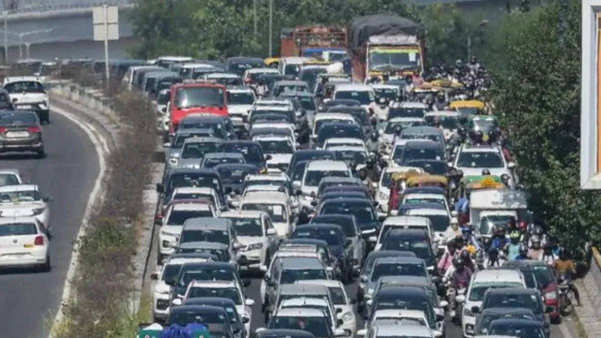 Delhi's ‘Old Car No Fuel’ Policy To Kick In Soon; Most Fuel Stations ...
