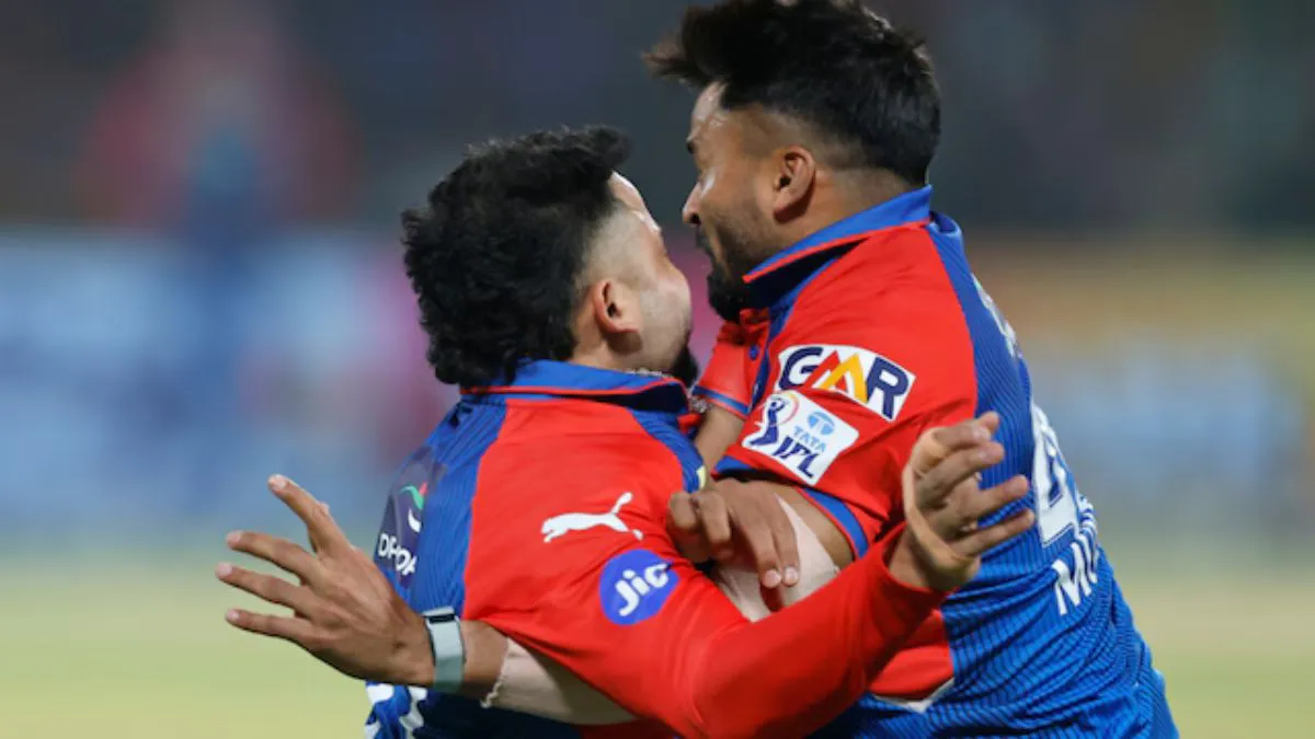 DC vs MI IPL 2025: Asutosh Sharma, Mukesh Kumar Involved In Collision ...