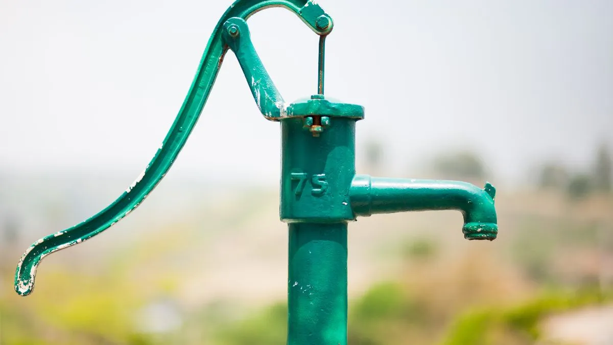 Bihar Water Crisis: Govt Rolls Out Massive Hand Pump Installation ...