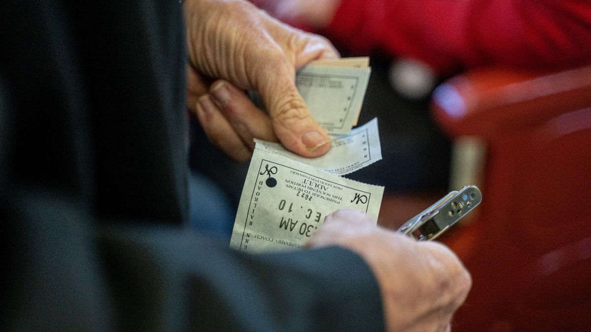 Tatkal Ticket Scam: Central Railway Catches 64 Passengers With ...