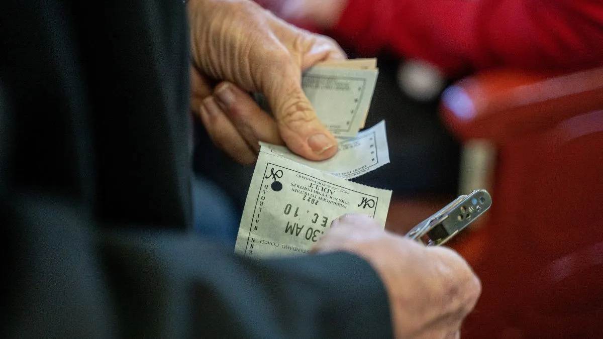 Tatkal Ticket Scam: Central Railway Catches 64 Passengers With ...
