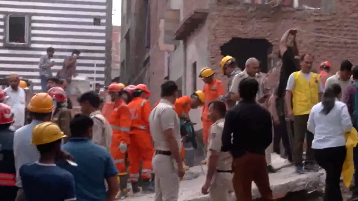 Delhi: Four Dead, Several Still Trapped As Multi-Storey Building ...