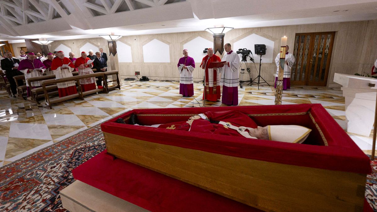 Vatican Releases First Images Of Pope Francis, Showing Him In Coffin ...
