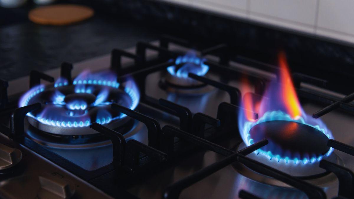 Which Is The Right Direction To Place Gas Stove In Kitchen? Know ...