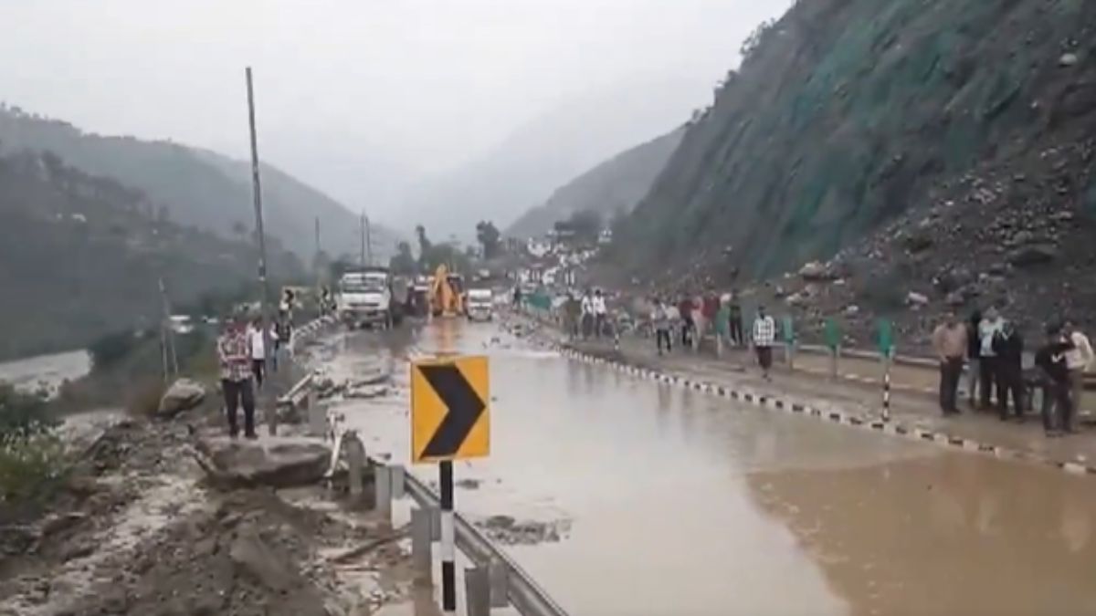 J-K Weather: Cloudburst Triggers Flash Flood, Mudslides In Ramban, Jammu-Srinagar Highway Closed ...