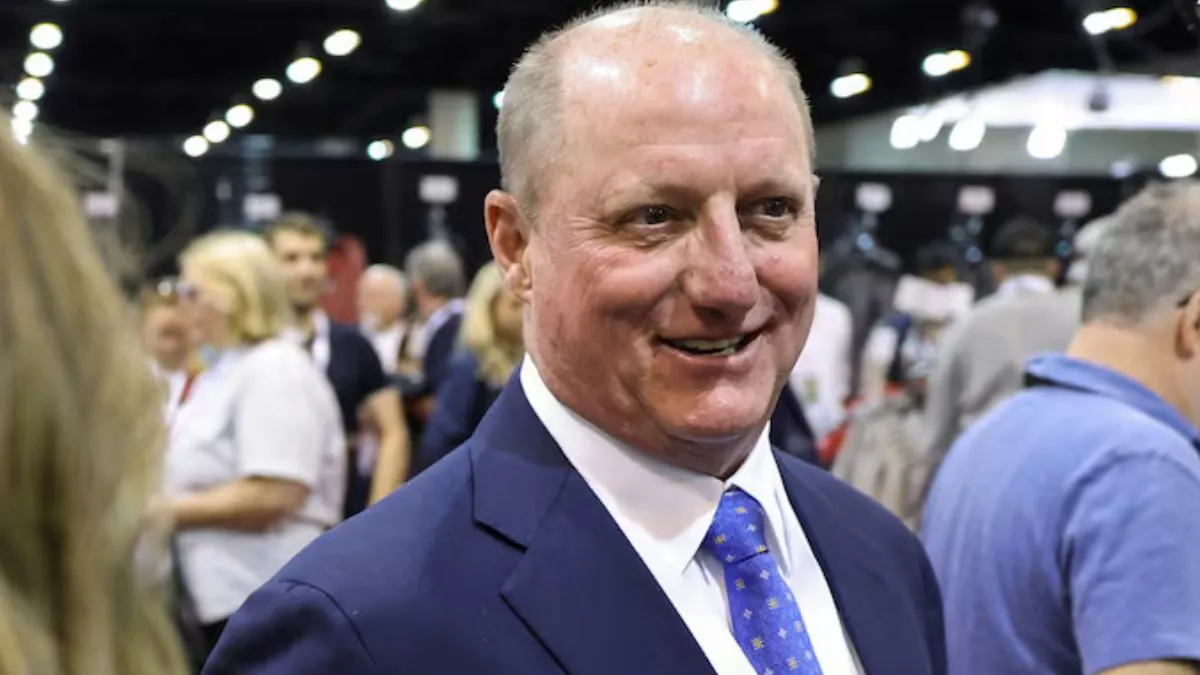 Greg Abel: Who Is Warren Buffett's Successor? A Man Who Cleaned Bottles ...