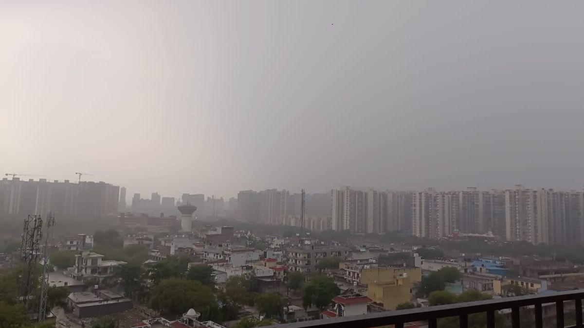 Delhi-NCR Weather: Heavy Rains Along With Thunder Hit Noida, Delhi, Other Areas; Yellow Alert ...