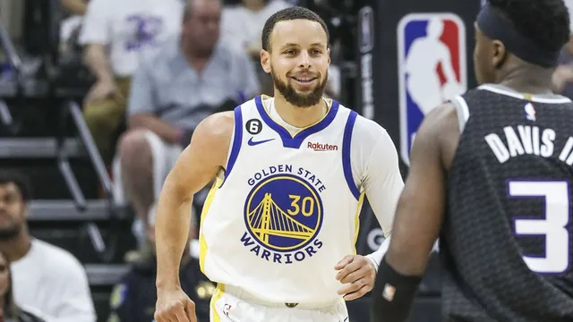 NBA Player Stephen Curry Suffers Thigh Strain; Causes, Symptoms And All ...