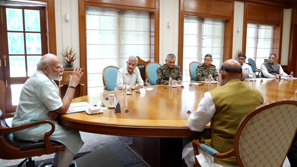 'Wahan Se Goli, Yahan Se Gola': PM Modi's Message To Armed Forces On ...