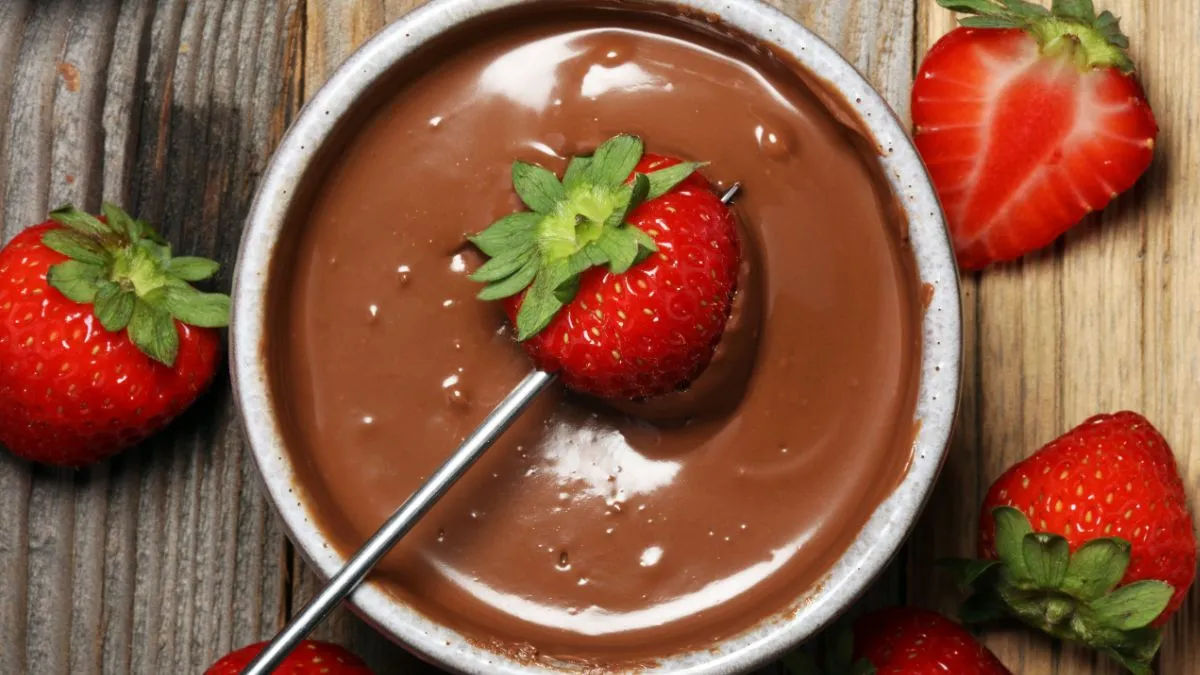 Ever Had Chocolate-Covered Strawberries? 4 Most Viral Food Combinations ...