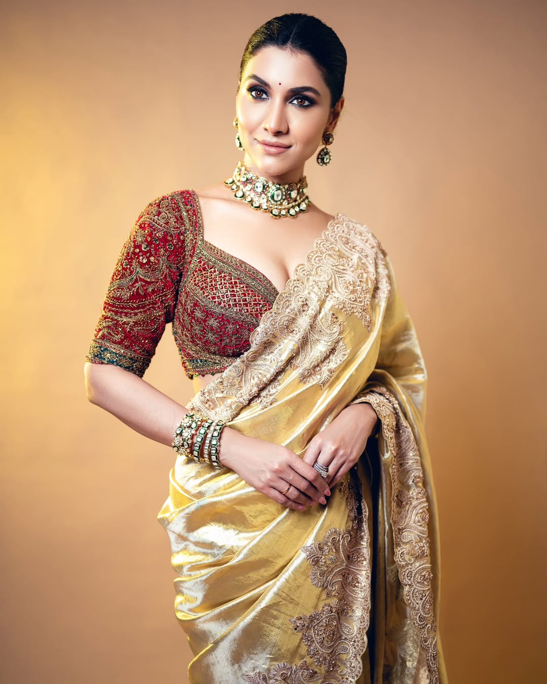 Rukmini Maitra Inspired Classic Blouse Designs To Pair With Kanchipuram ...