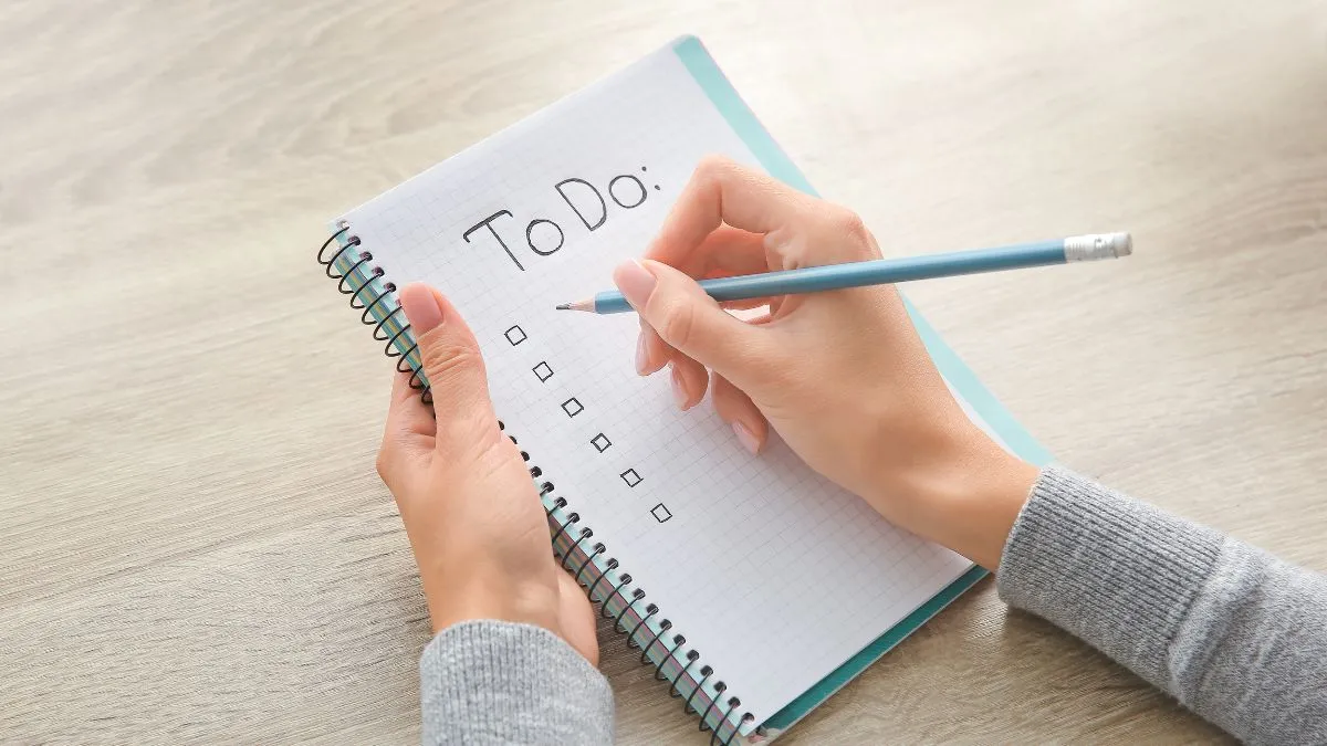 10 Things You Must Do Daily Before 10 PM To Feel Accomplished