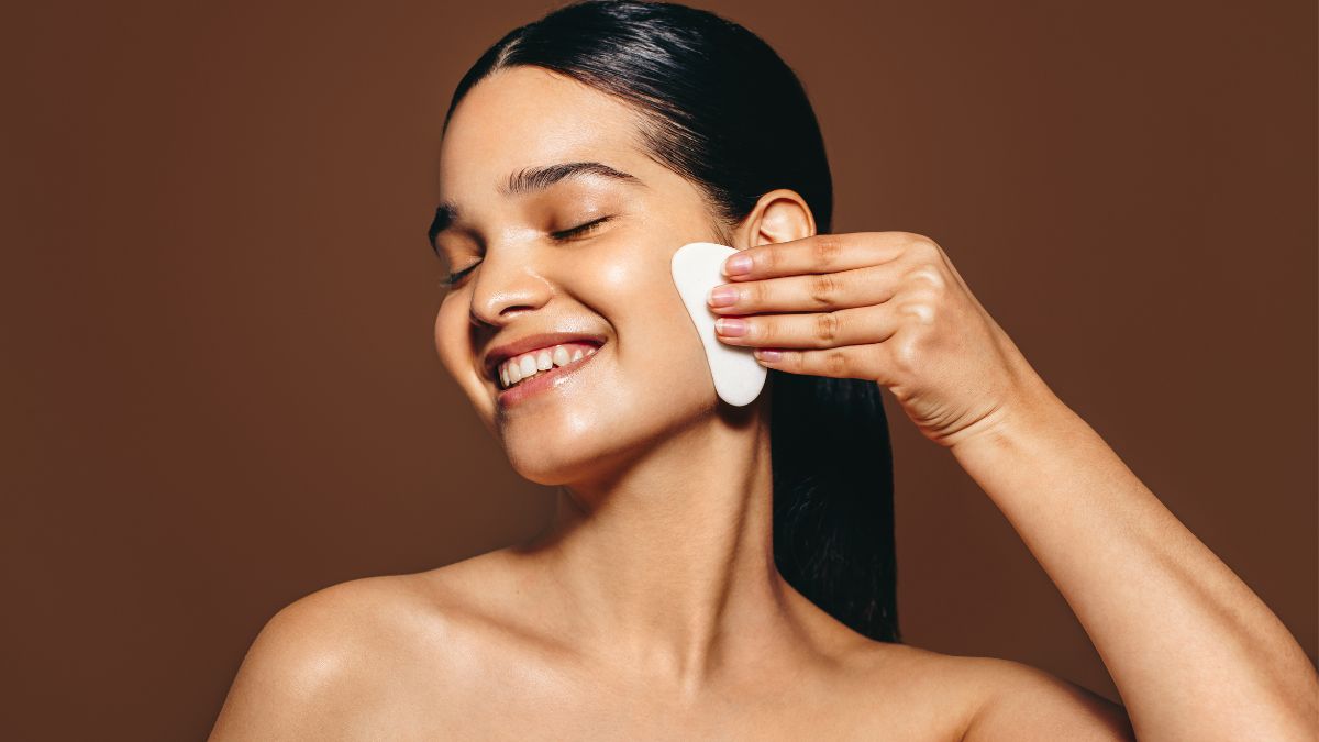 7 Easy Ways To Depuff Your Face In Under 10 Minutes And Look Your Best