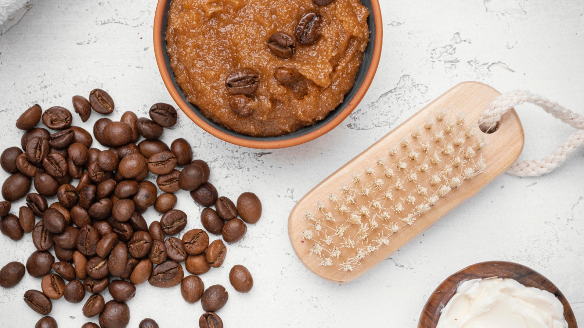 DIY Homemade Coffee Scrub To Bid Goodbye To Summer Tan: A Step-By-Step ...
