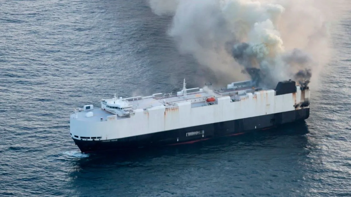 VIDEO: Cargo Ship Carrying 3,000 Cars Catches Fire In Pacific Ocean ...