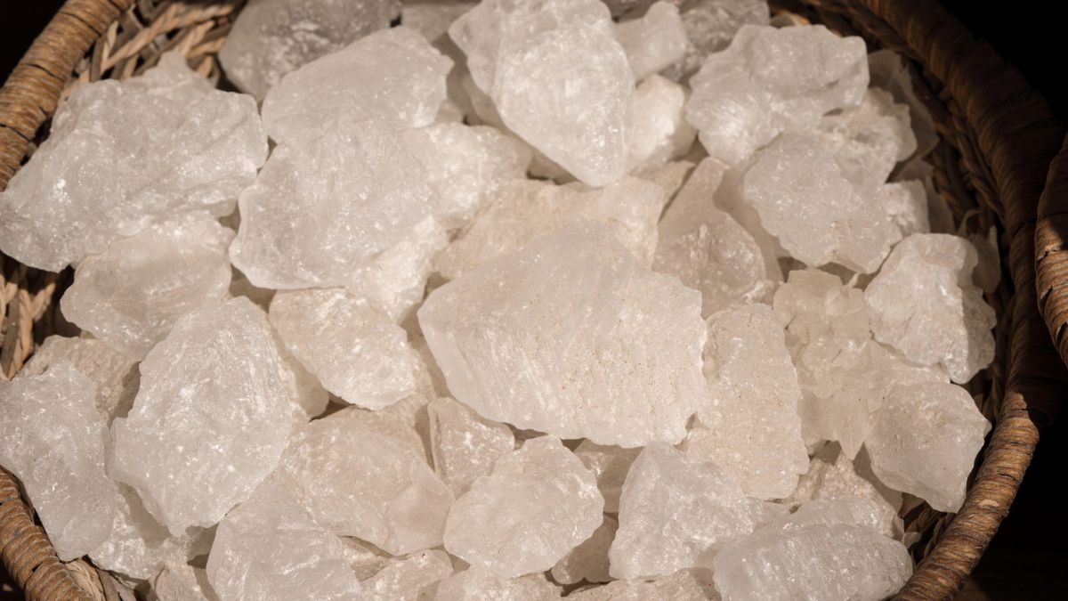 What Is Alum? Powerful Household And Health Uses Of Fitkari Beyond ...