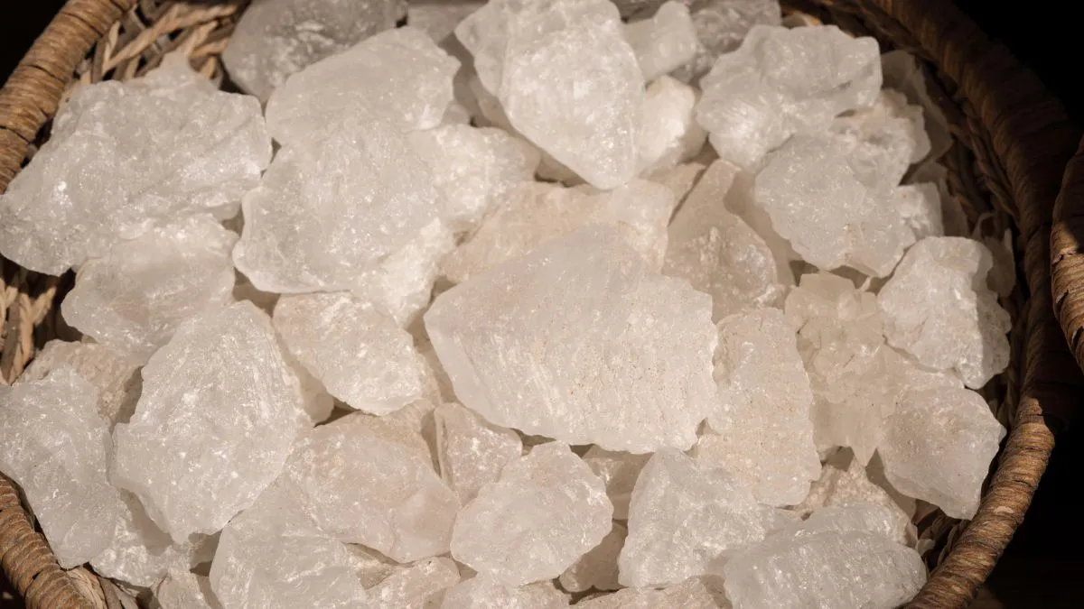 What Is Alum? Powerful Household And Health Uses Of Fitkari Beyond ...