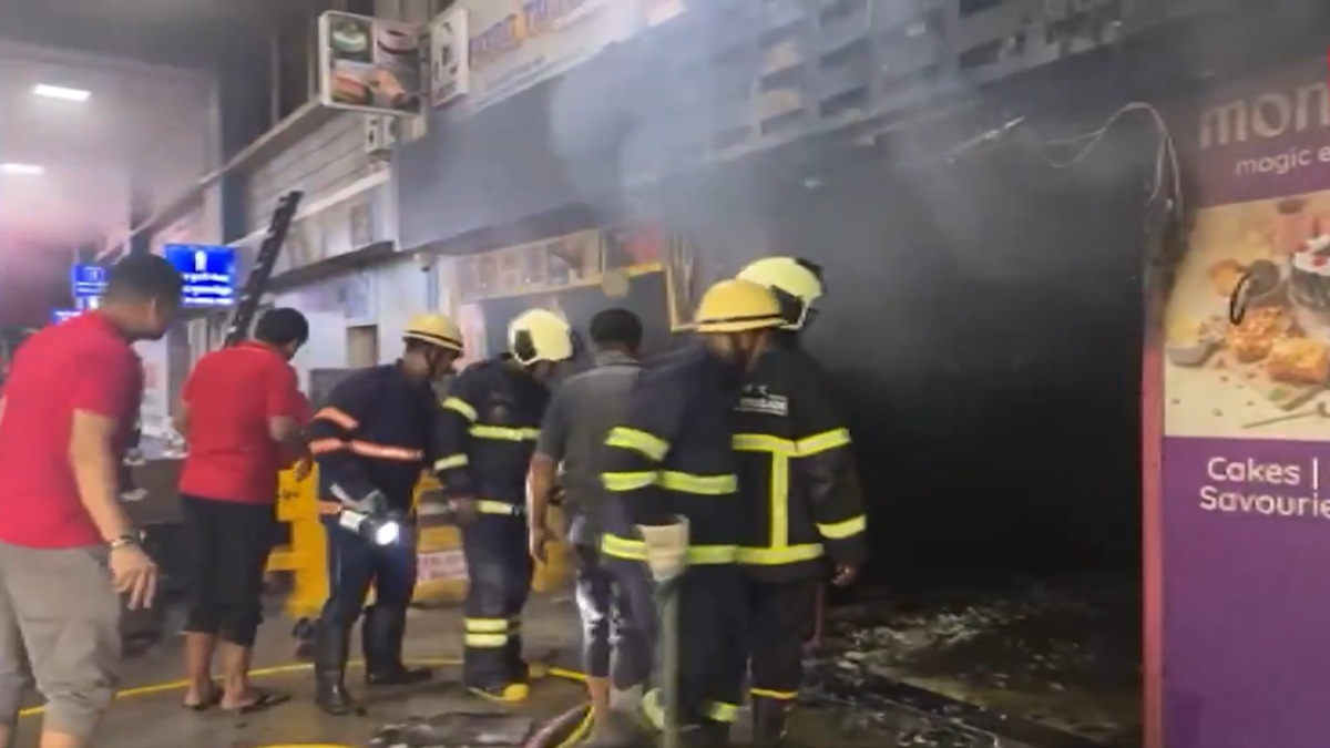 Fire Mumbai: Blaze Breaks Out At Shop Inside Churchgate Railway Station ...