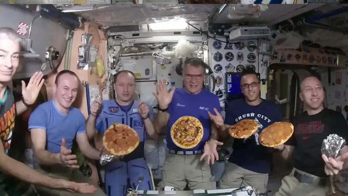 What Astronauts Eat In Space Station: List Of Foods That Went To Space ...
