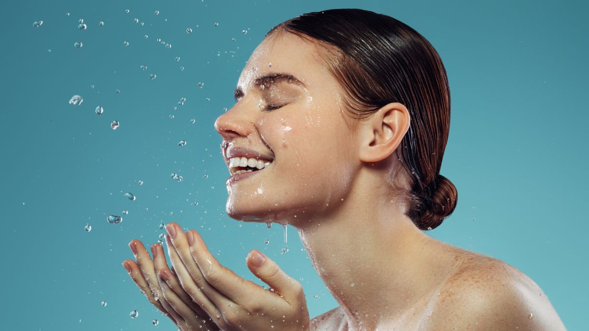 How To Clean Your Face After Long Day At Work? A 5-Step Guide To ...