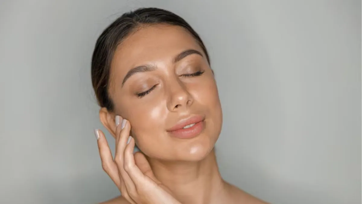 Why Your Skin Feels Oily And Dry Simultaneously In Summer?