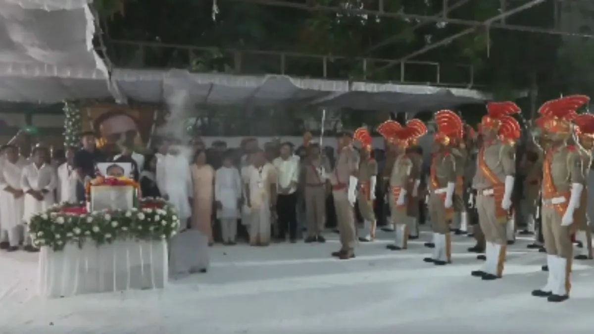 Vijay Rupani, Former Gujarat CM, Cremated With 21-Gun Salute, Full ...